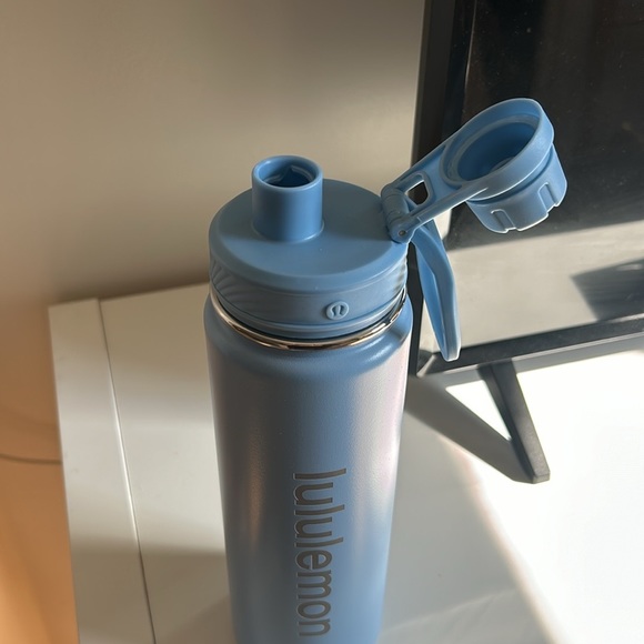 lululemon athletica | Kitchen | New Lululemon Back To Life Sports Water ...